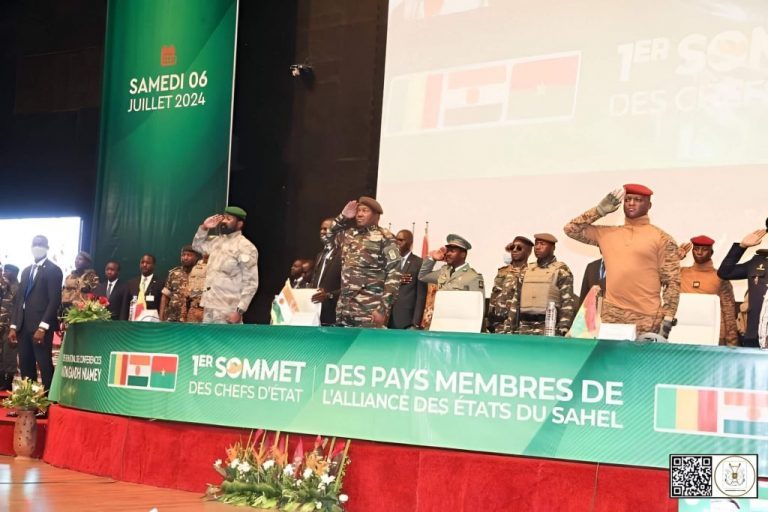 Un passeport commun pour l’Alliance des États du Sahel, symbole d’un tournant politique majeur ...