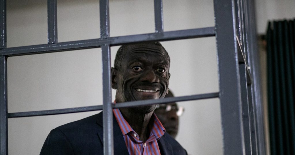 Ouganda : Ouverture du procès pour trahison de l’opposant Kizza Besigye ...